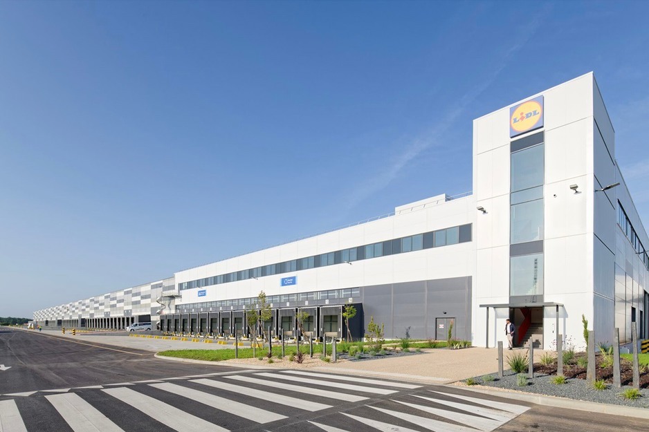 La nouvelle (et la plus grande) plateforme logistique de Lidl France se ...